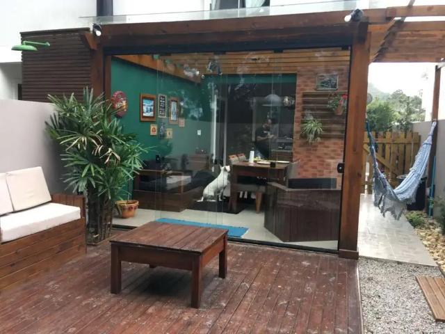 Casa / Sobrado para Venda em Florianópolis/SC São João do Rio Vermelho 2 Quartos