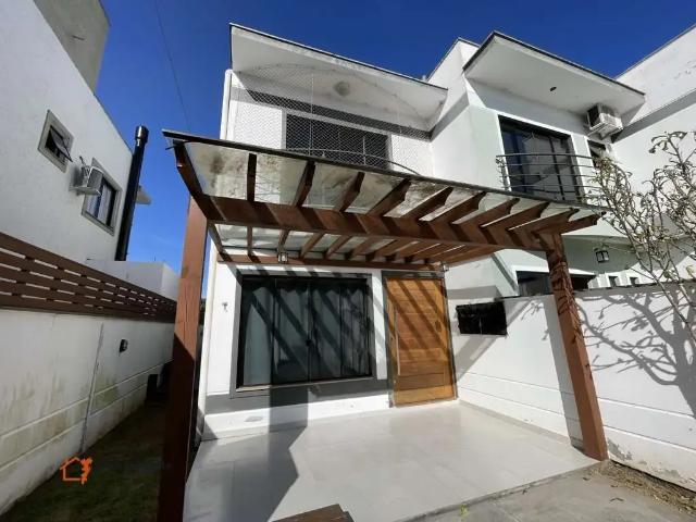 Casa / Sobrado para Venda em Florianópolis/SC São João do Rio Vermelho 3 Quartos