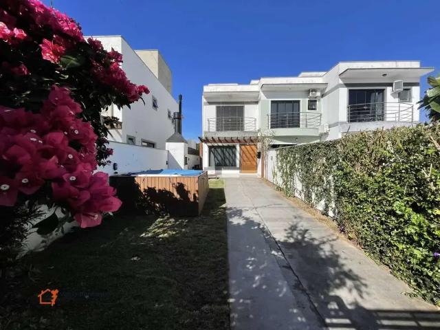 Casa / Sobrado para Venda em Florianópolis/SC São João do Rio Vermelho 3 Quartos