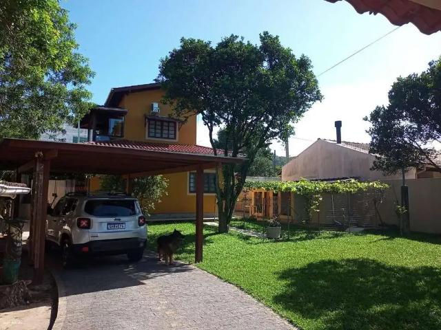 Casa / Sobrado para Venda em Florianópolis/SC São João do Rio Vermelho 3 Quartos
