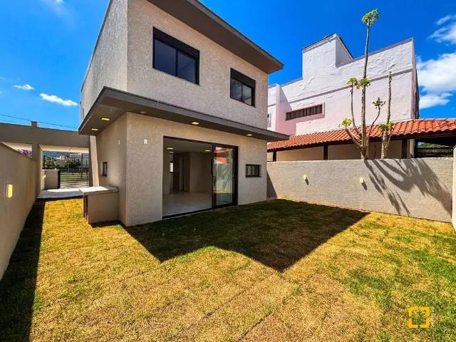 Casa / Sobrado para Venda em Florianópolis/SC São João do Rio Vermelho 3 Quartos
