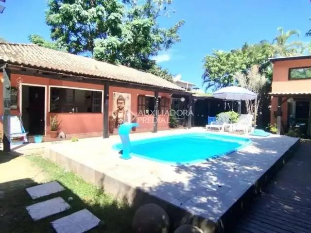 Casa / Sobrado para Venda em Florianópolis/SC São João do Rio Vermelho 3 Quartos