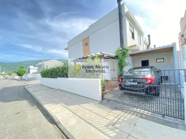 Casa / Sobrado para Venda em Florianópolis/SC São João do Rio Vermelho 3 Quartos