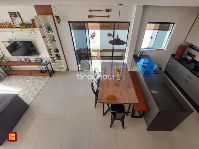 Casa / Sobrado para Venda em Florianópolis/SC São João do Rio Vermelho 3 Quartos