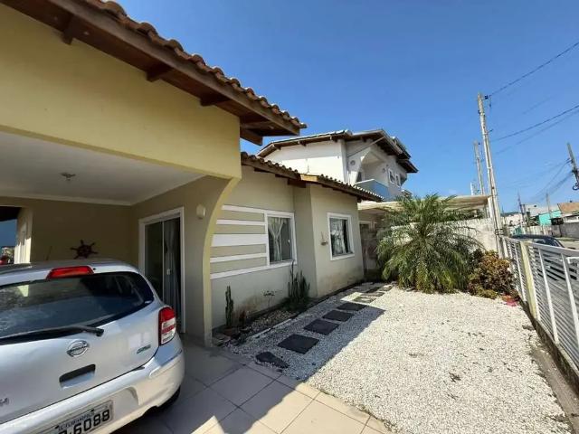 Casa / Sobrado para Venda em Florianópolis/SC São João do Rio Vermelho 3 Quartos