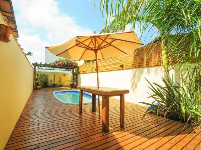 Casa / Sobrado para Venda em Florianópolis/SC São João do Rio Vermelho 3 Quartos