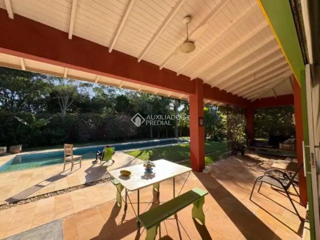 Casa / Sobrado para Venda em Florianópolis/SC São João do Rio Vermelho 4 Quartos
