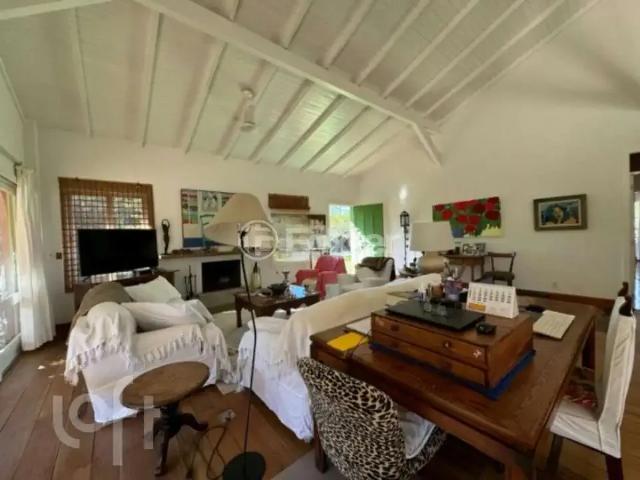Casa / Sobrado para Venda em Florianópolis/SC São João do Rio Vermelho 4 Quartos