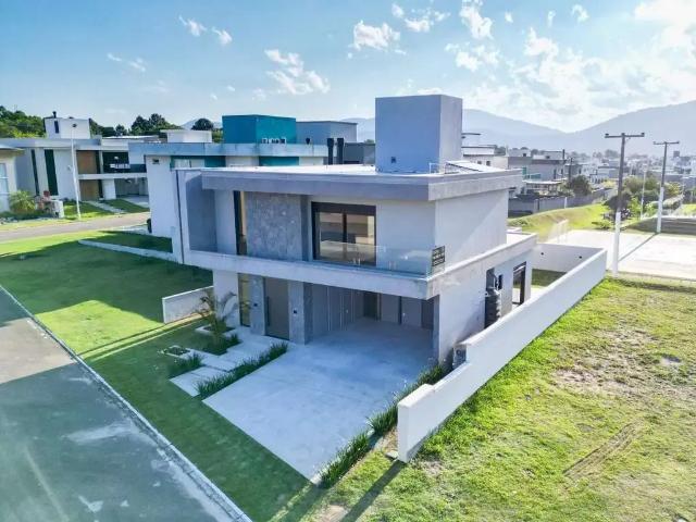 Casa / Sobrado para Venda em Florianópolis/SC São João do Rio Vermelho 4 Quartos