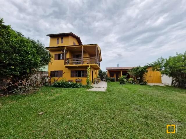 Casa / Sobrado para Venda em Florianópolis/SC São João do Rio Vermelho 4 Quartos