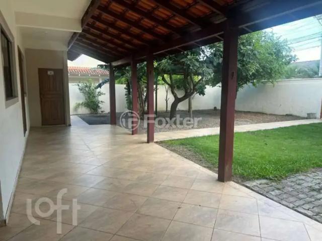 Casa / Sobrado para Venda em Florianópolis/SC São João do Rio Vermelho 5 Quartos