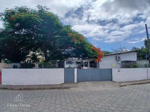 Casa / Sobrado para Venda em Florianópolis/SC São João do Rio Vermelho 5 Quartos