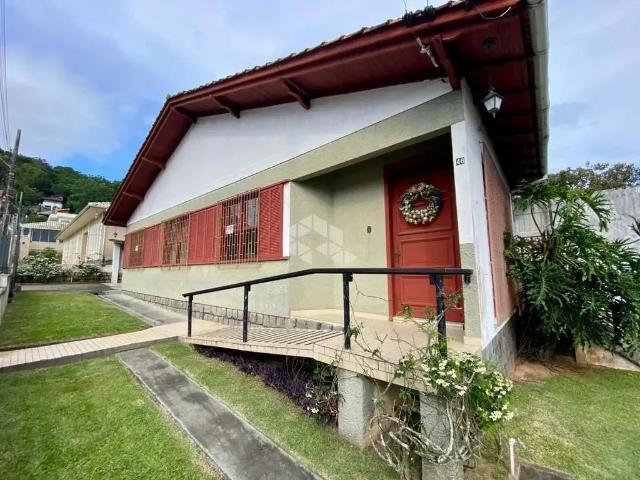 Casa / Sobrado para Venda em Florianópolis/SC Saco dos Limões 3 Quartos