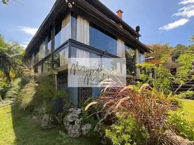 Casa / Sobrado para Venda em Florianópolis/SC Sambaqui 3 Quartos