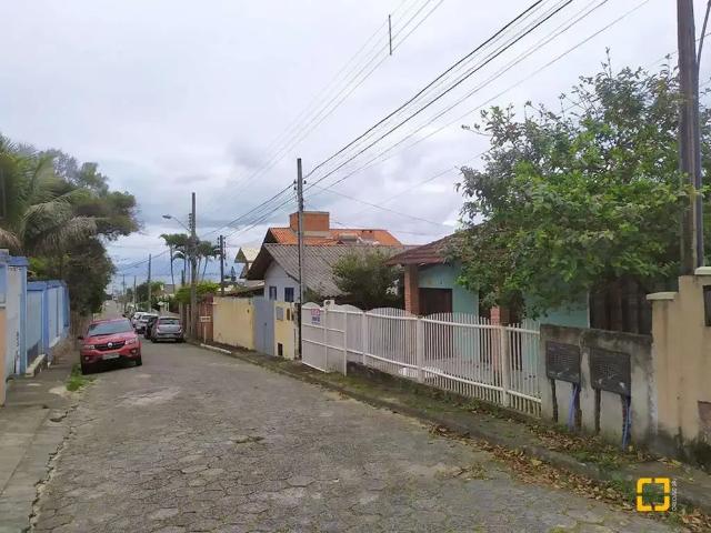 Casa / Sobrado para Venda em Florianópolis/SC Sambaqui 3 Quartos