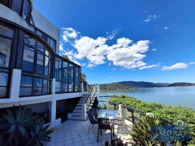 Casa / Sobrado para Venda em Florianópolis/SC Sambaqui 2 Quartos
