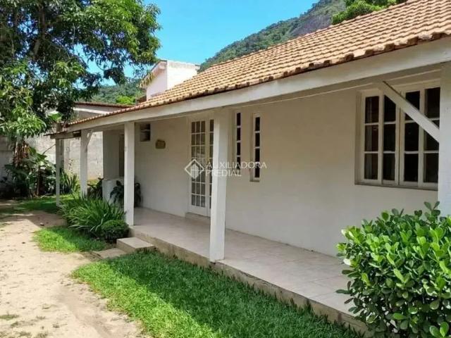 Casa / Sobrado para Venda em Florianópolis/SC Sambaqui 2 Quartos