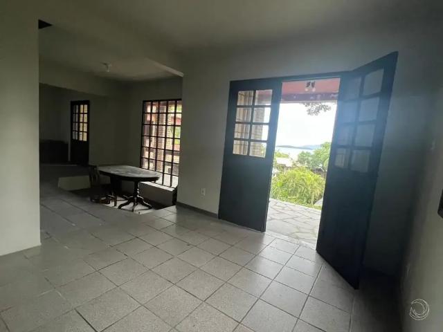 Casa / Sobrado para Venda em Florianópolis/SC Sambaqui 4 Quartos