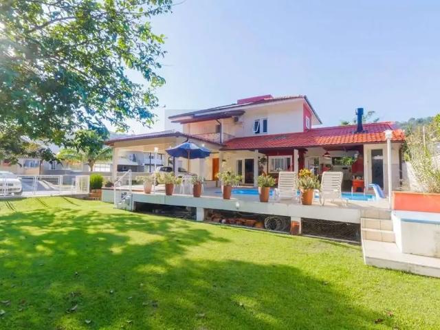 Casa / Sobrado para Venda em Florianópolis/SC Sambaqui 4 Quartos