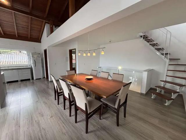 Casa / Sobrado para Venda em Florianópolis/SC Sambaqui 4 Quartos