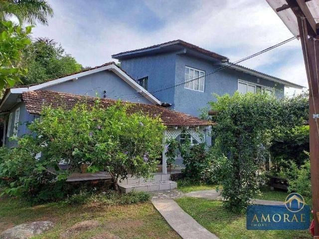 Casa / Sobrado para Venda em Florianópolis/SC Sambaqui 5 Quartos