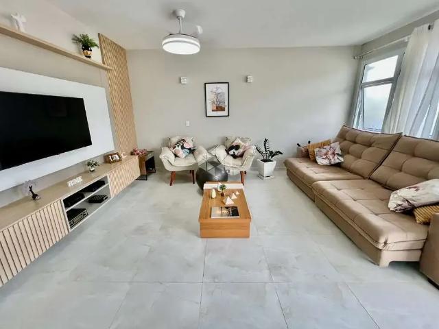 Casa / Sobrado para Venda em Florianópolis/SC Santa Mônica 4 Quartos