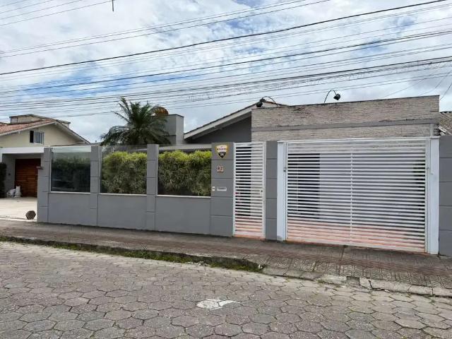 Casa / Sobrado para Venda em Florianópolis/SC Santa Mônica 4 Quartos