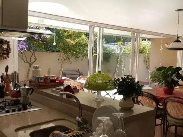 Casa / Sobrado para Venda em Florianópolis/SC Santa Mônica 4 Quartos
