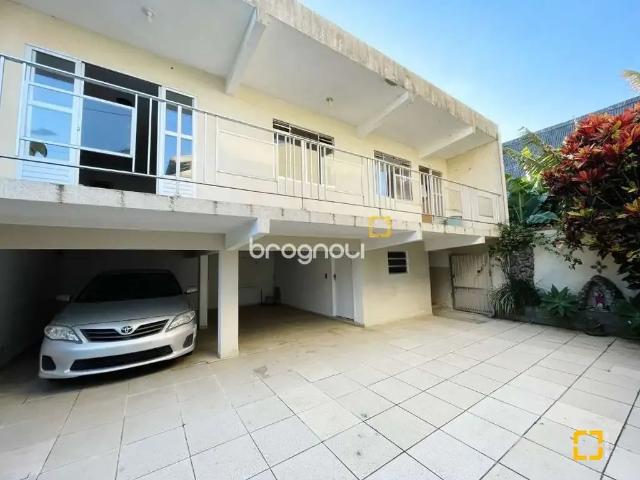 Casa / Sobrado para Venda em Florianópolis/SC Santinho 5 Quartos