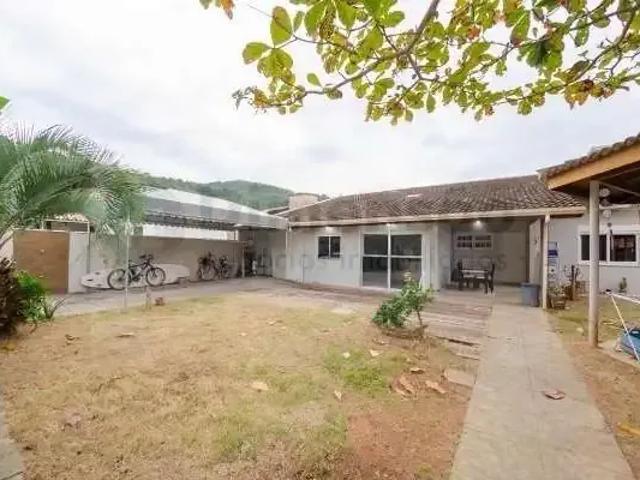 Casa / Sobrado para Venda em Florianópolis/SC Ponta das Canas 3 Quartos