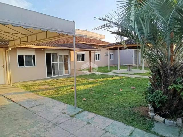 Casa / Sobrado para Venda em Florianópolis/SC Ponta das Canas 4 Quartos