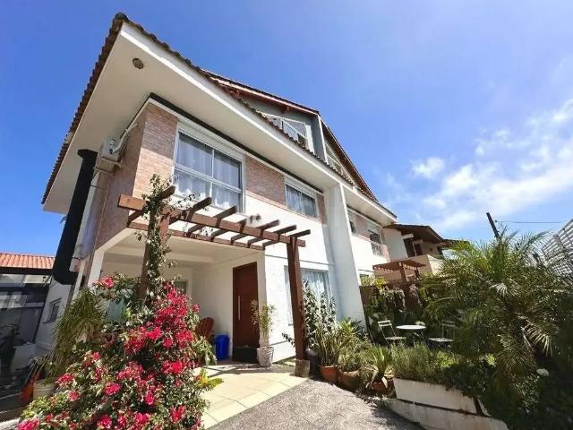 Casa / Sobrado para Venda em Florianópolis/SC Pântano do Sul 5 Quartos