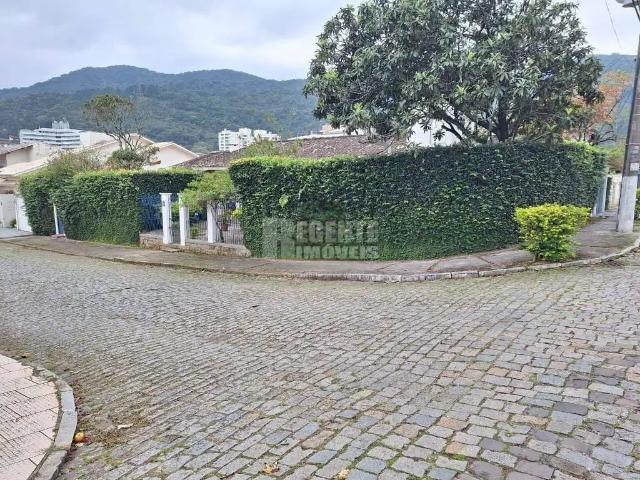 Casa / Sobrado para Venda em Florianópolis/SC Parque São Jorge 4 Quartos