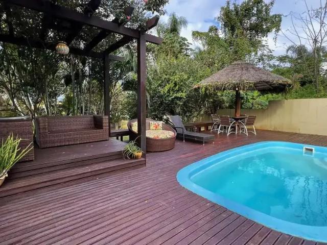 Casa / Sobrado para Venda em Florianópolis/SC Praia Brava 4 Quartos