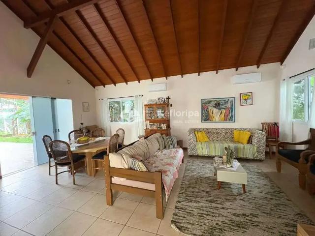 Casa / Sobrado para Venda em Florianópolis/SC Ribeirão da Ilha 4 Quartos