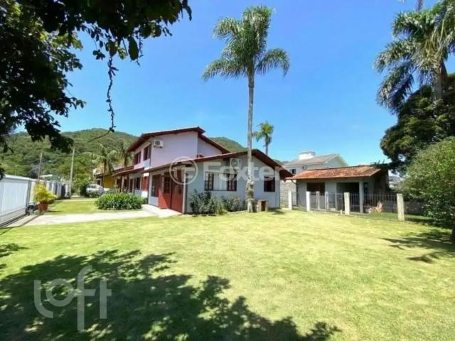 Casa / Sobrado para Venda em Florianópolis/SC Ribeirão da Ilha 3 Quartos