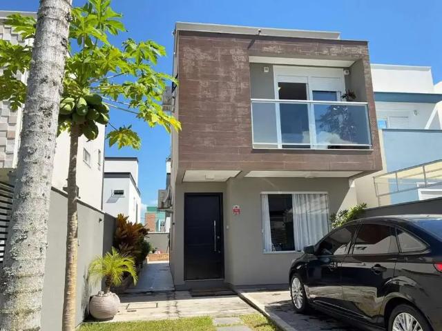 Casa / Sobrado para Venda em Florianópolis/SC Campeche 3 Quartos