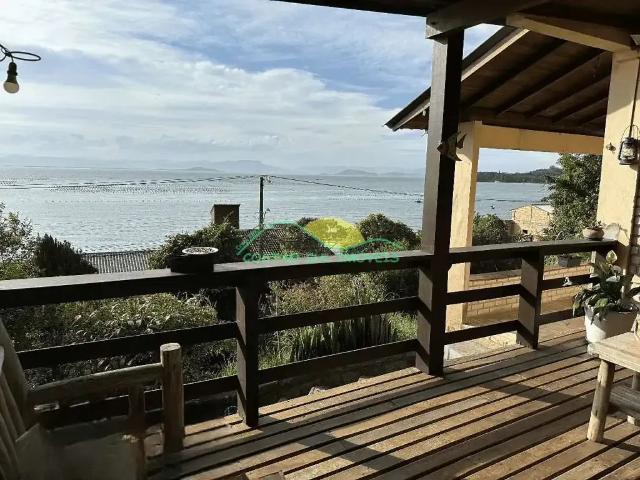 Casa / Sobrado para Venda em Florianópolis/SC Ribeirão da Ilha 3 Quartos