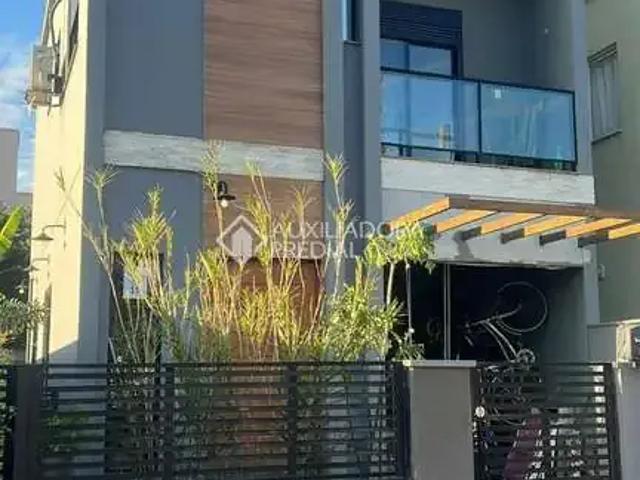 Casa / Sobrado para Venda em Florianópolis/SC Rio Tavares 3 Quartos