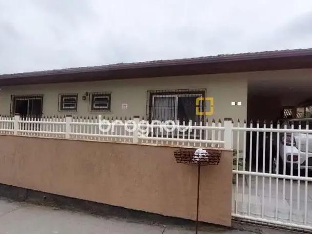 Casa / Sobrado para Venda em Florianópolis/SC Rio Tavares 3 Quartos