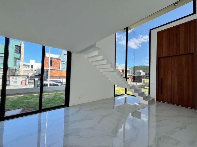 Casa / Sobrado para Venda em Florianópolis/SC Rio Tavares 3 Quartos