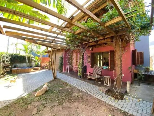 Casa / Sobrado para Venda em Florianópolis/SC Rio Tavares 2 Quartos