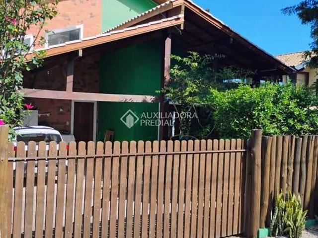 Casa / Sobrado para Venda em Florianópolis/SC Rio Tavares 4 Quartos