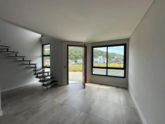 Casa / Sobrado para Venda em Florianópolis/SC Rio Tavares 4 Quartos