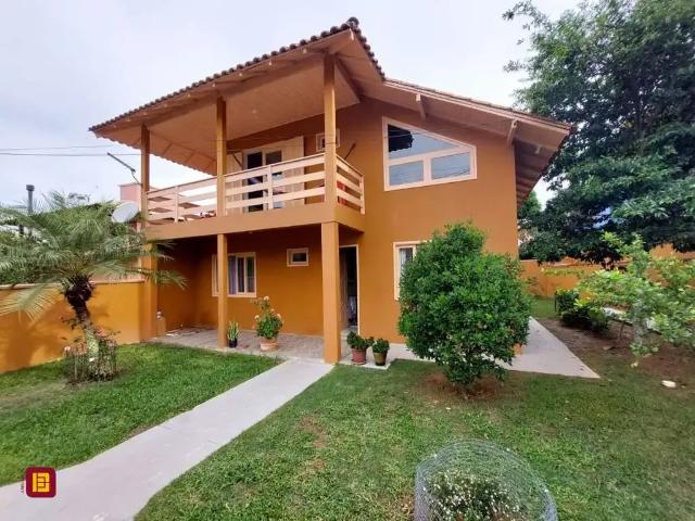 Casa / Sobrado para Venda em Florianópolis/SC Rio Tavares 4 Quartos