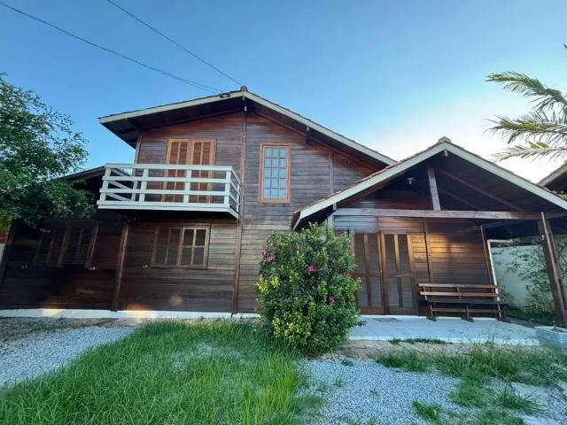 Casa / Sobrado para Venda em Florianópolis/SC Rio Tavares 5 Quartos