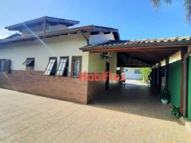 Casa / Sobrado para Venda em Florianópolis/SC Rio Tavares 6 Quartos