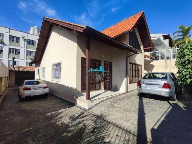 Casa / Sobrado para Venda em Florianópolis/SC Trindade 3 Quartos