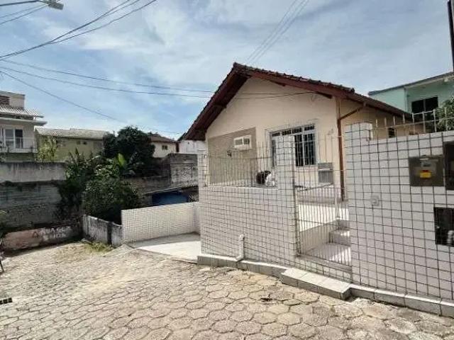 Casa / Sobrado para Venda em Florianópolis/SC Trindade 3 Quartos