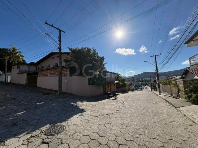 Casa / Sobrado para Venda em Florianópolis/SC Trindade 14 Quartos